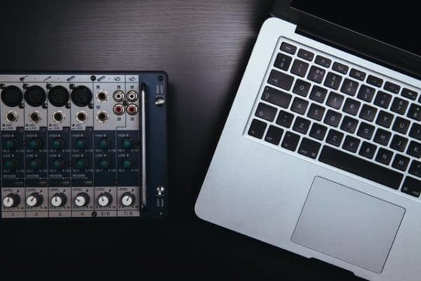 Beat Making Equipment For Beginners 2025 [Buyer’s Guide] - Aeon Reviews